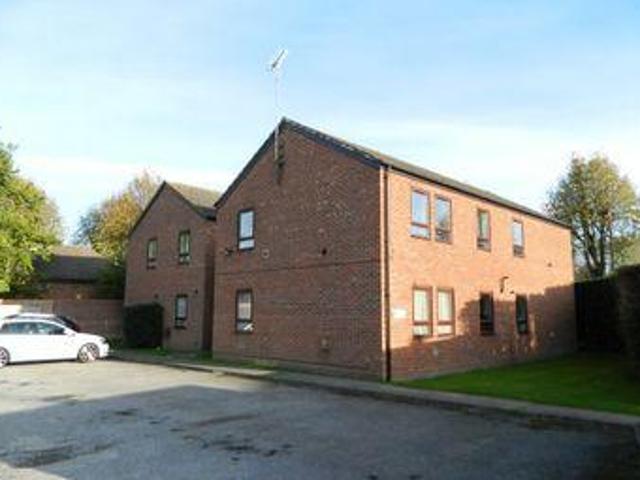 1 Bedrooms Flat for rent in Manor Court, Manor Road, Horsham RH12