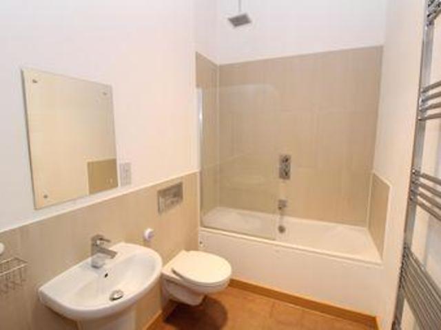 1 Bedrooms Flat for rent in Manor Road, Wallington SM6