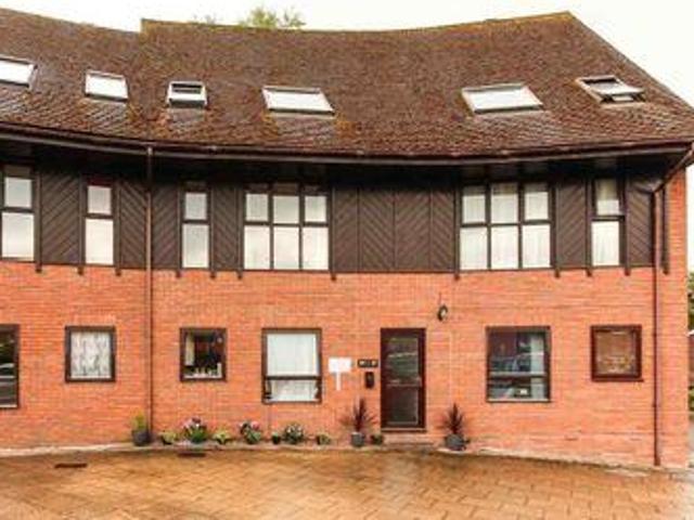 1 Bedrooms Flat for rent in Manor Road, Yeovil BA20