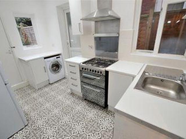 1 Bedrooms Flat for rent in Manor Road, London SE25