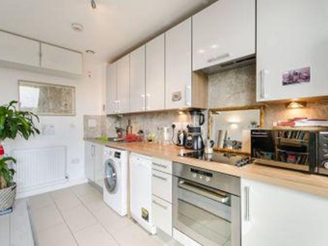 1 Bedrooms Flat for rent in Mapleton Road, Wandsworth SW18