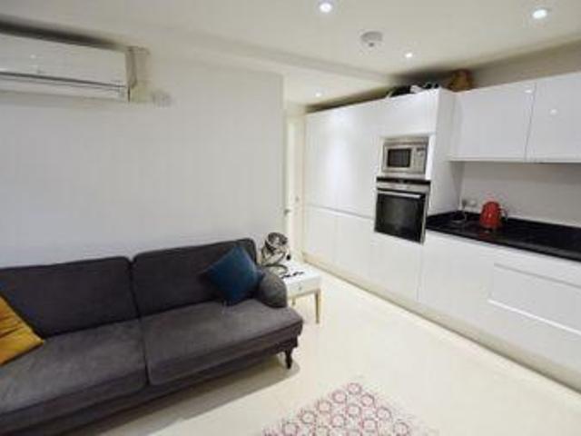 1 Bedrooms Flat for rent in Maple Road, Surbiton KT6