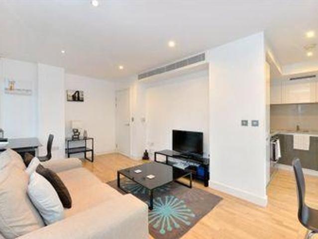 1 Bedrooms Flat for rent in Marsh Wall, London E14