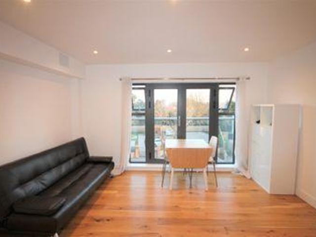 1 Bedrooms Flat for rent in Masons Hill, Bromley BR2