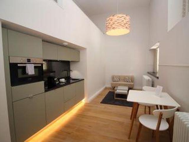 1 Bedrooms Flat for rent in Mcdonald Road, Edinburgh EH7