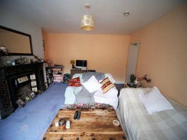 1 Bedrooms Flat for rent in Meanwood Road, Meanwood, Leeds LS7
