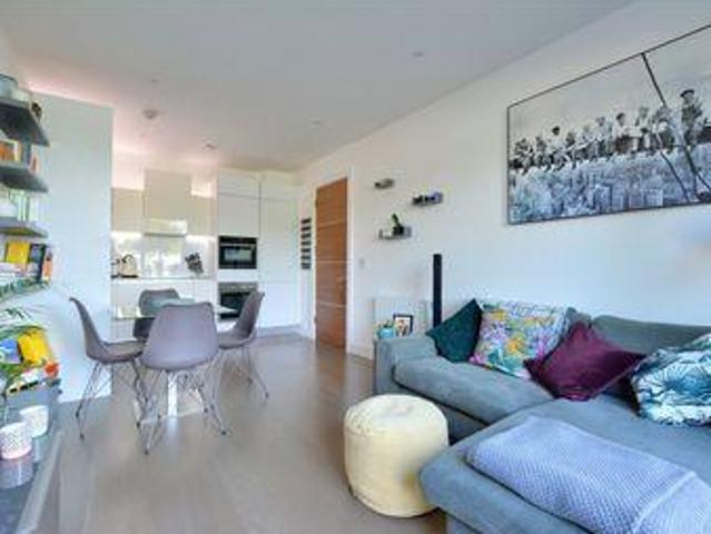 1 Bedrooms Flat for rent in Merlin Court, 26 Handley Drive, London SE3