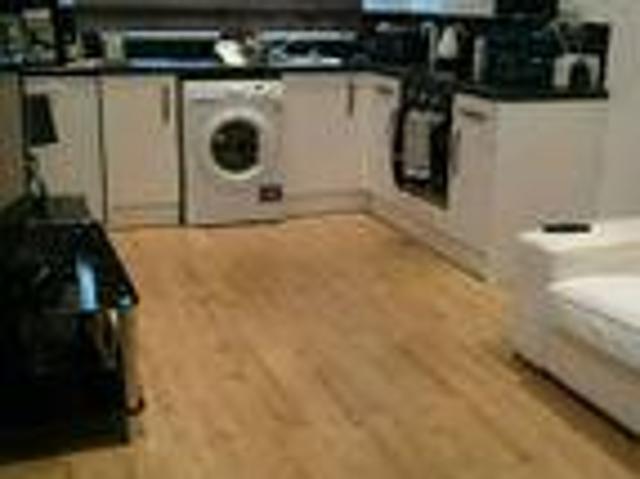 1 Bedrooms Flat for rent in Merthyr Road, Cardiff CF14