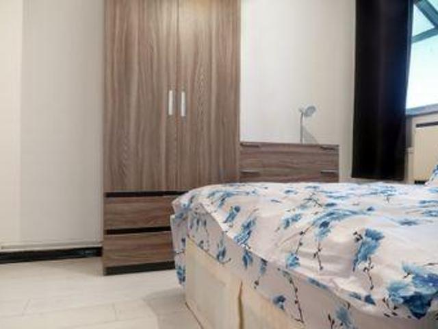 1 Bedrooms Flat for rent in Mile End, London E14