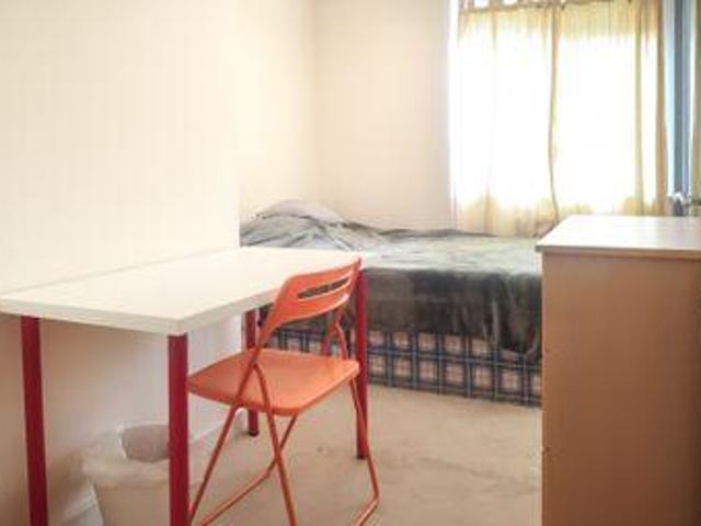 1 Bedrooms Flat for rent in Mile End, London E3