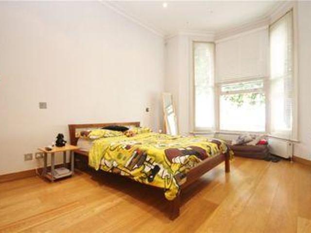 1 Bedrooms Flat for rent in Minford Gardens, Brook Green W14