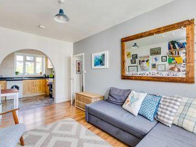 1 Bedrooms Flat for rent in Minford Gardens, London W14