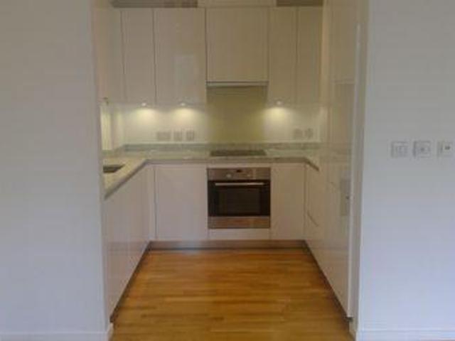 1 Bedrooms Flat for rent in Mirabelle Gardens, London, Stratford E20