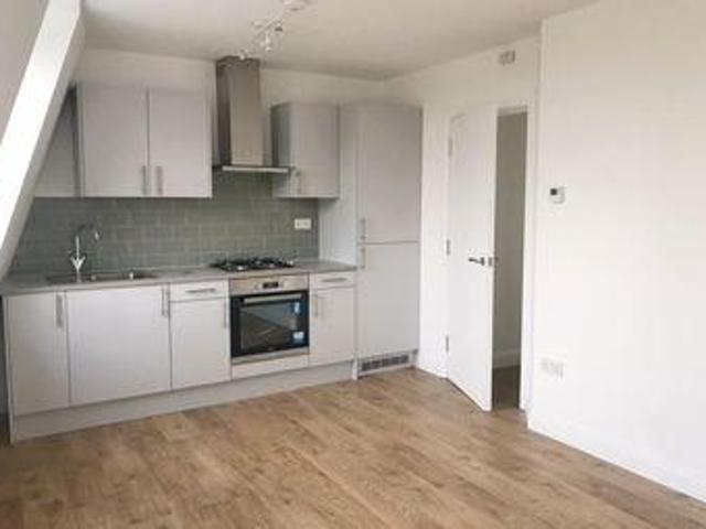 1 Bedrooms Flat for rent in Munster Road, Fulham, London, London SW6