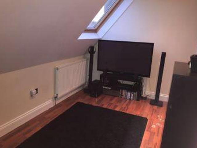 1 Bedrooms Flat for rent in Norbury Crescent, Norbury SW16