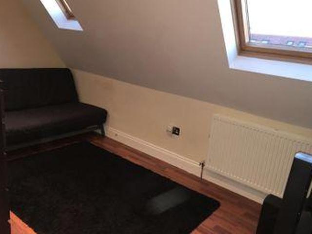 1 Bedrooms Flat for rent in Norbury Crescent, Norbury SW16