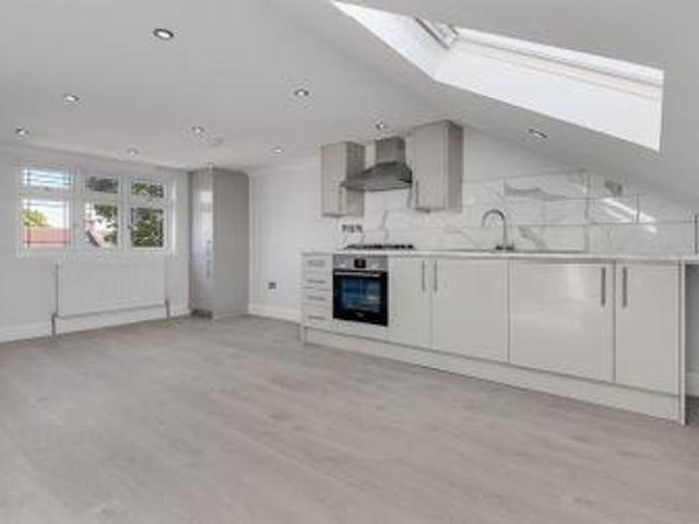 1 Bedrooms Flat for rent in Norfolk Road, Seven Kings IG3
