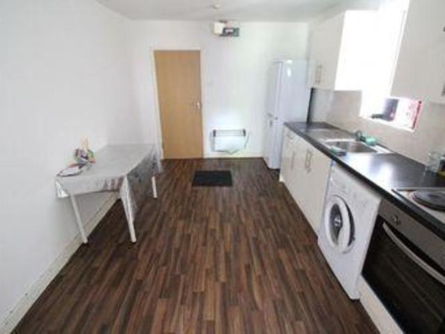 1 Bedrooms Flat for rent in North Luton Place, Adamsdown Cardiff CF24