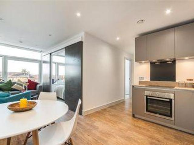 1 Bedrooms Flat for rent in Northpoint, Tolworth KT6