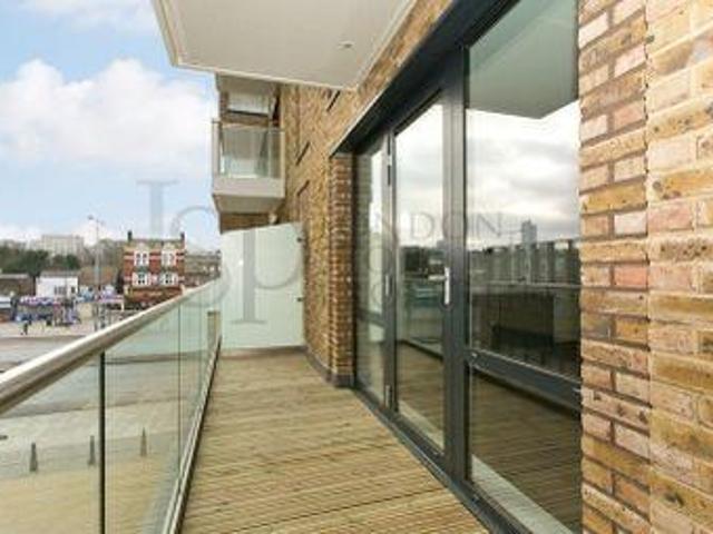 1 Bedrooms Flat for rent in Naval House, Victory Parade SE18