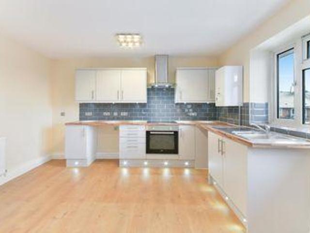 1 Bedrooms Flat for rent in Nailsworth Crescent, Merstham RH1