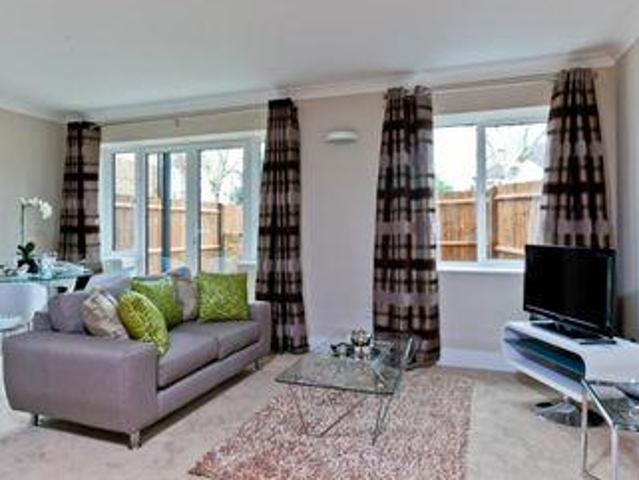 1 Bedrooms Flat for rent in Nevis Court, Maple Road KT6