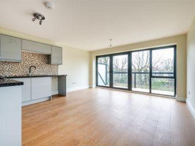 1 Bedrooms Flat for rent in New Wanstead, London E11