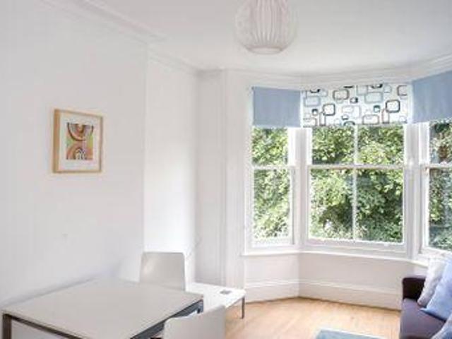 1 Bedrooms Flat for rent in Newburgh Road, Acton W3