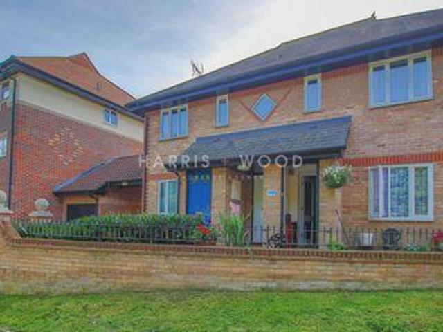 1 Bedrooms Flat for rent in Nicholsons Grove, Colchester CO1