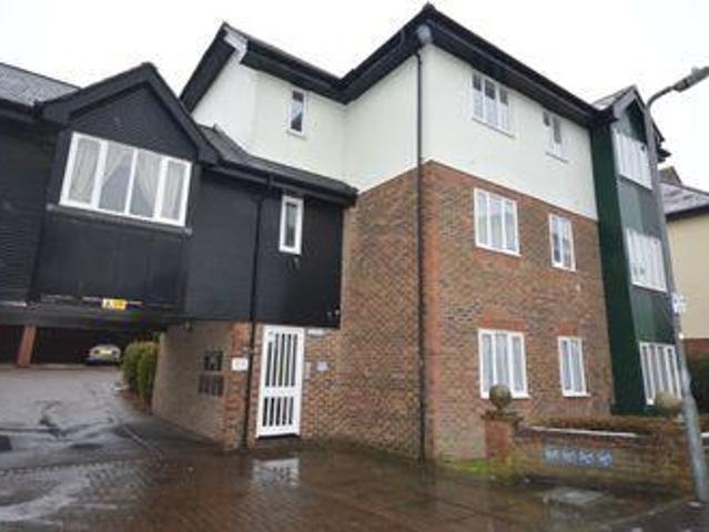 1 Bedrooms Flat for rent in Nicholsons Grove, Colchester CO1