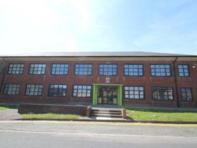 1 Bedrooms Flat for rent in Southway, Colchester CO2