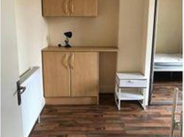 1 Bedrooms Flat for rent in South Woodford, London E18