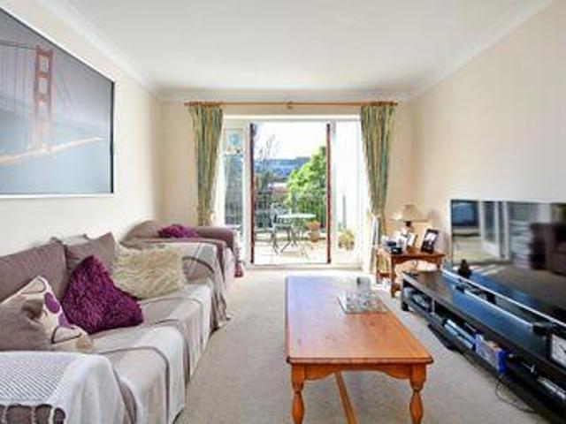 1 Bedrooms Flat for rent in Sopwith Way, Kingston Upon Thames KT2