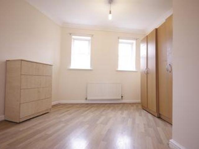 1 Bedrooms Flat for rent in Saunders Close, Seven Kings IG1