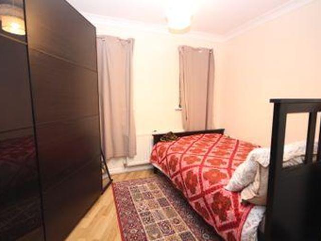 1 Bedrooms Flat for rent in Saunders Close, Seven Kings IG1