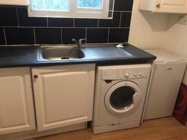 1 Bedrooms Flat for rent in Saxon Road, East Ham E6
