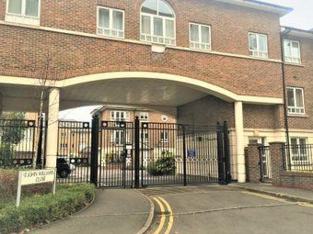 1 Bedrooms Flat for rent in Severn Court, Maybate Avenue, Kingston Upon Thames KT2