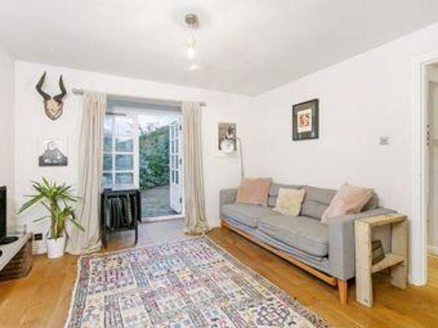 1 Bedrooms Flat for rent in Selhurst Close, Southfields SW19
