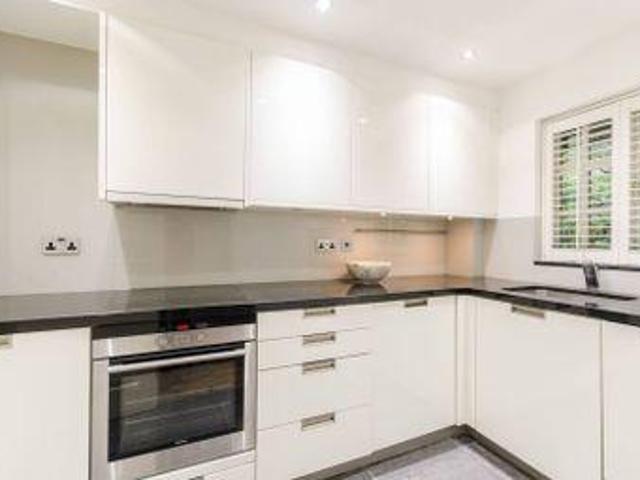 1 Bedrooms Flat for rent in Selhurst Close, Wimbledon Common SW19