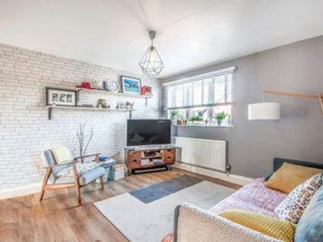 1 Bedrooms Flat for rent in Sellwood Drive, Barnet EN5