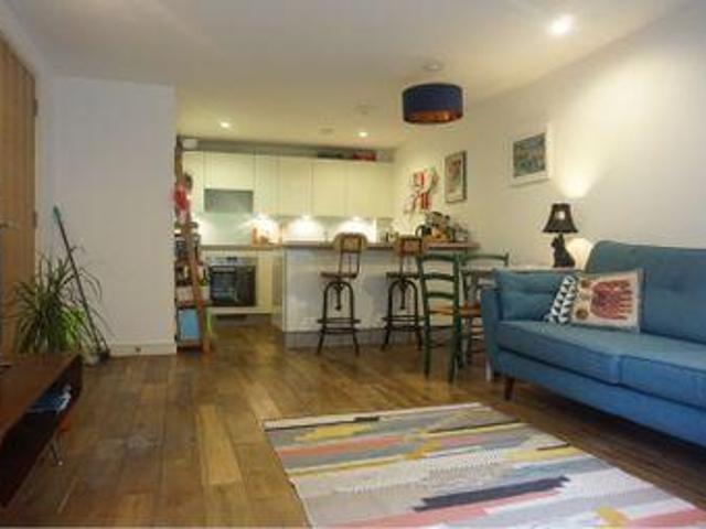 1 Bedrooms Flat for rent in Seren Park Gardens, London SE3