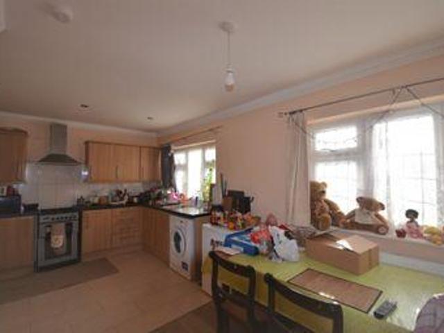 1 Bedrooms Flat for rent in sham Avenue, Gants Hill IG2