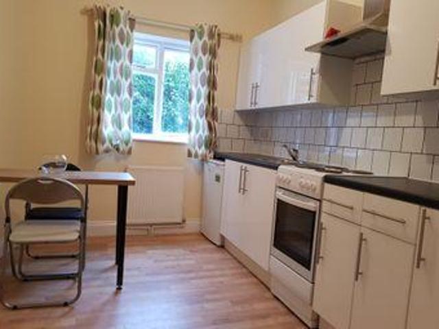 1 Bedrooms Flat for rent in Shepherds Bush Road, London W6