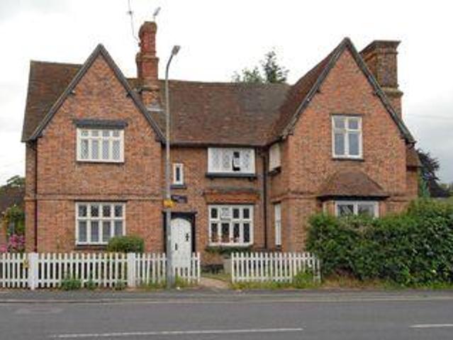 1 Bedrooms Flat for rent in Ship Lane, Farnborough GU14