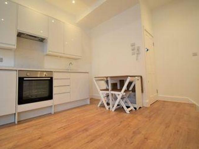 1 Bedrooms Flat for rent in Silmore Lodge, Dinsmore Road SW12