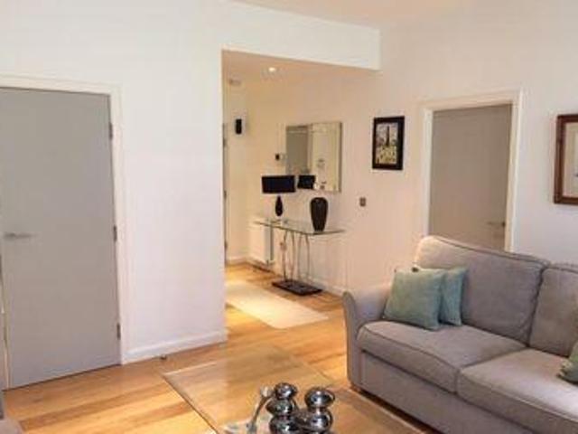 1 Bedrooms Flat for rent in Simpson Loan, Edinburgh EH3
