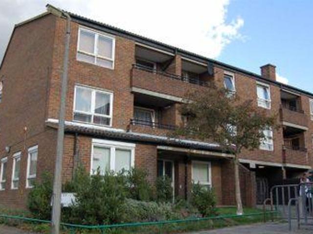 1 Bedrooms Flat for rent in Singleton Close, Colliers Wood, London SW17