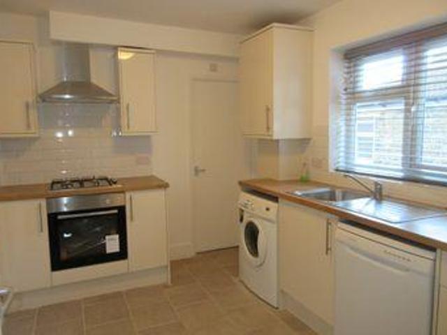 1 Bedrooms Flat for rent in Skeffington Rd, East Ham E6