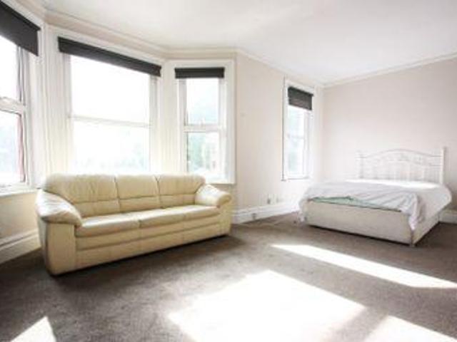 1 Bedrooms Flat for rent in St. Augustines Avenue, South Croydon CR2