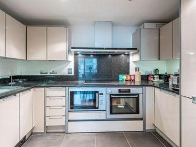 1 Bedrooms Flat for rent in St. George Wharf, London SW8